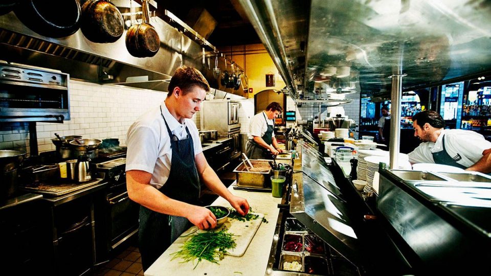 Commis chef job description | Caterer.com