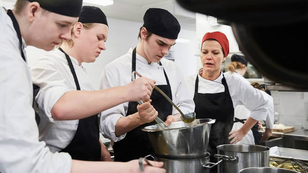 10 reasons why hospitality jobs are great | Caterer.com